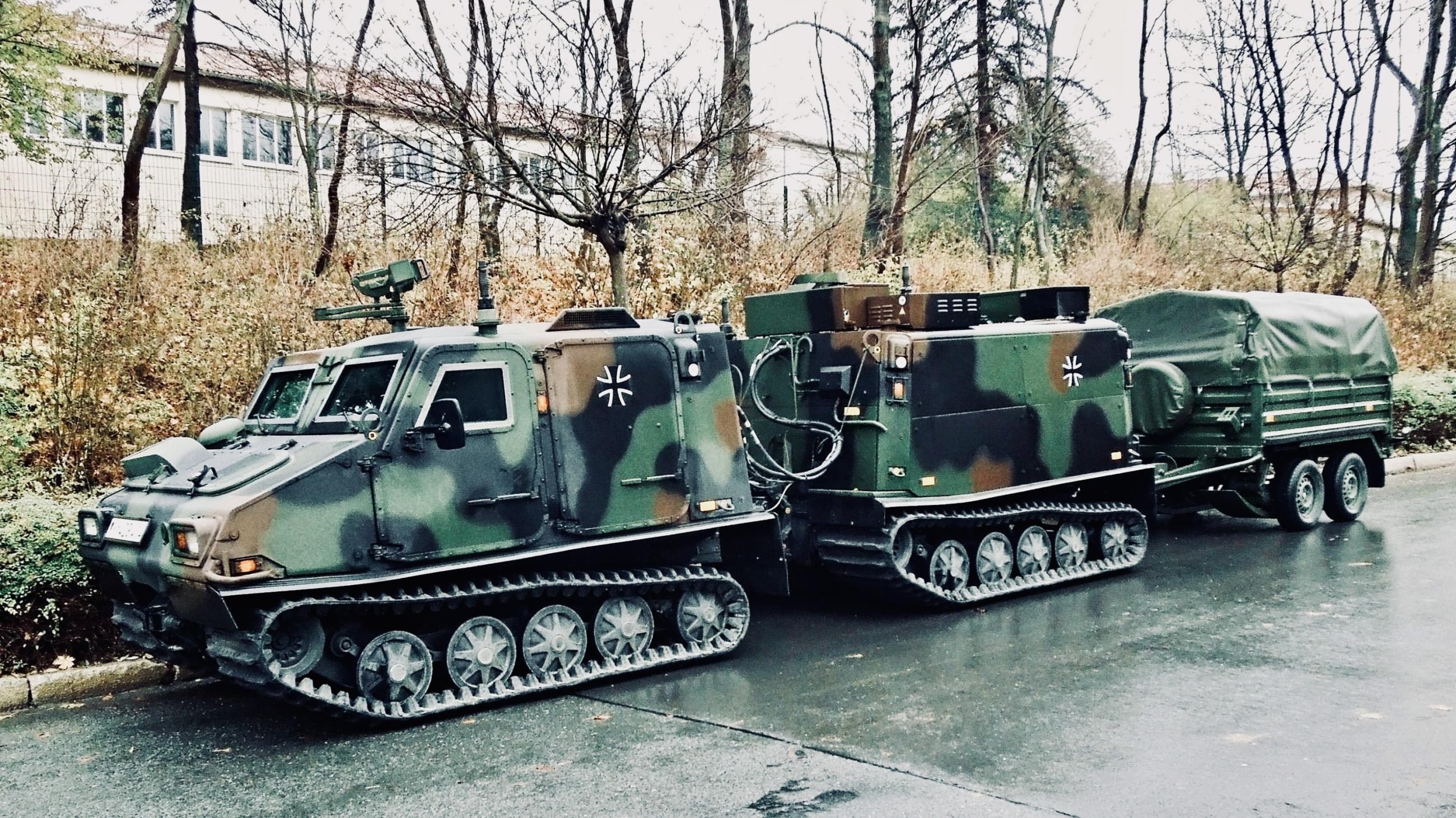 VROOMAGAZINE.com | Bandvagn 206. Všestranný pásový obránce terénu