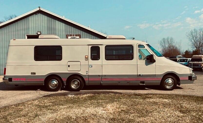 VROOMAGAZINE | El Dorado Starfire z 1986. „Lincoln“ karavan je na prodej